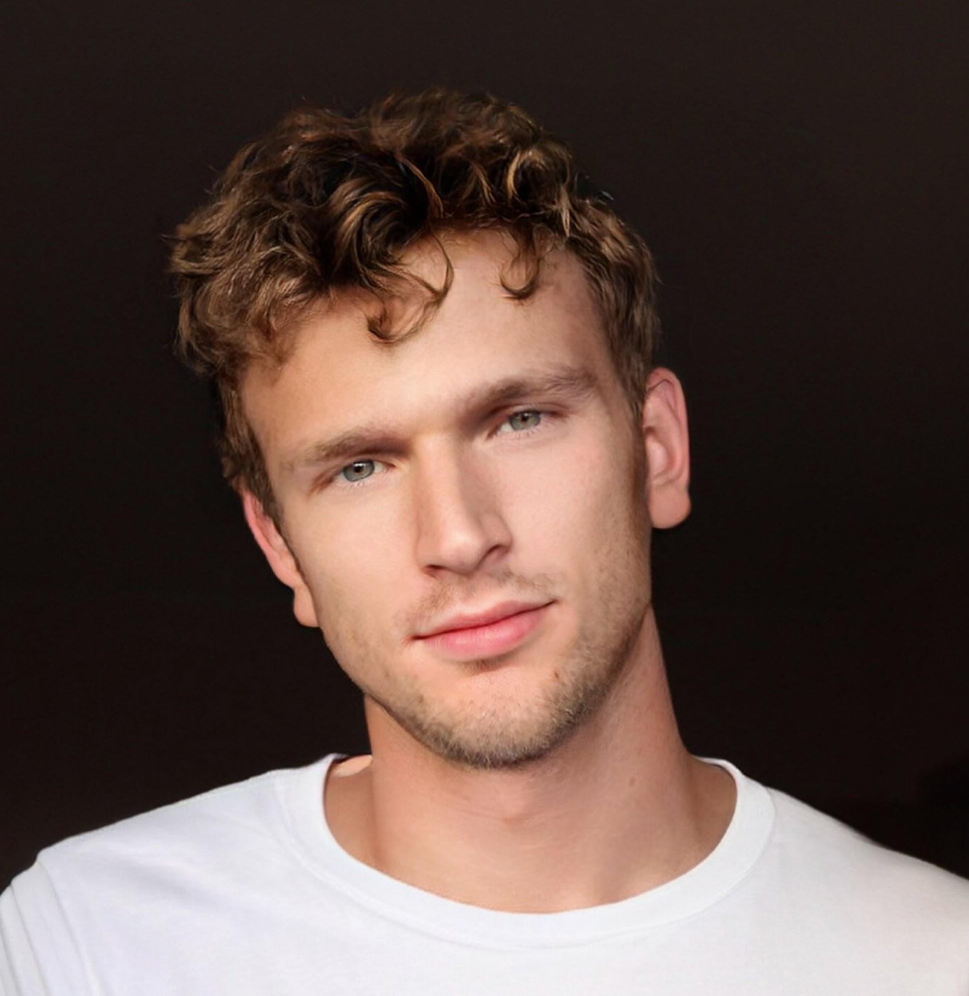 Jason - Piano Online tutor - Classgap